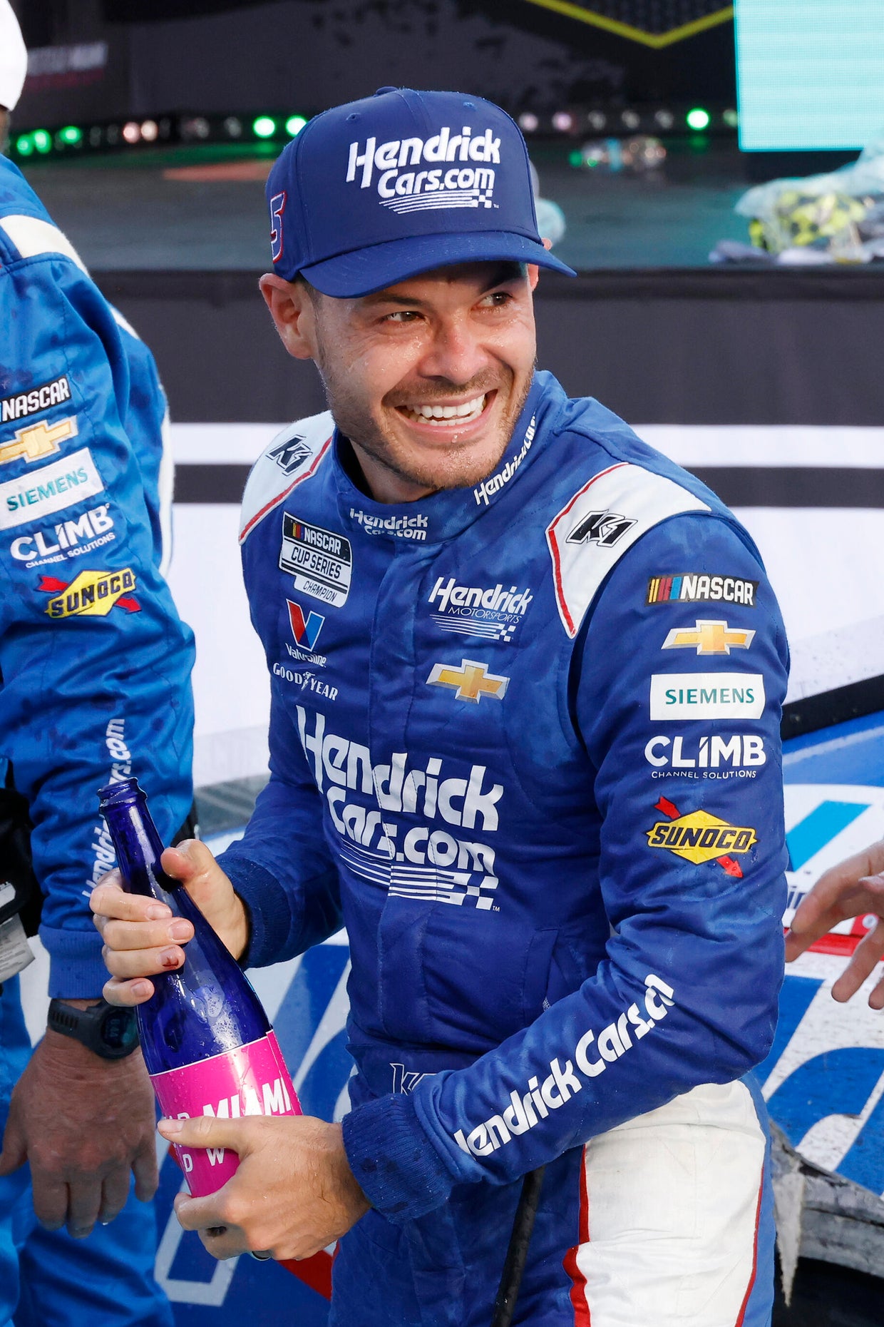 Kyle Larson wins NASCAR Cup Series at Homestead-Miami Speedway ...