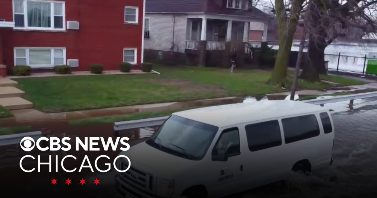 Storms flood Chicago's south suburbs, leave cars stuck - CBS Chicago