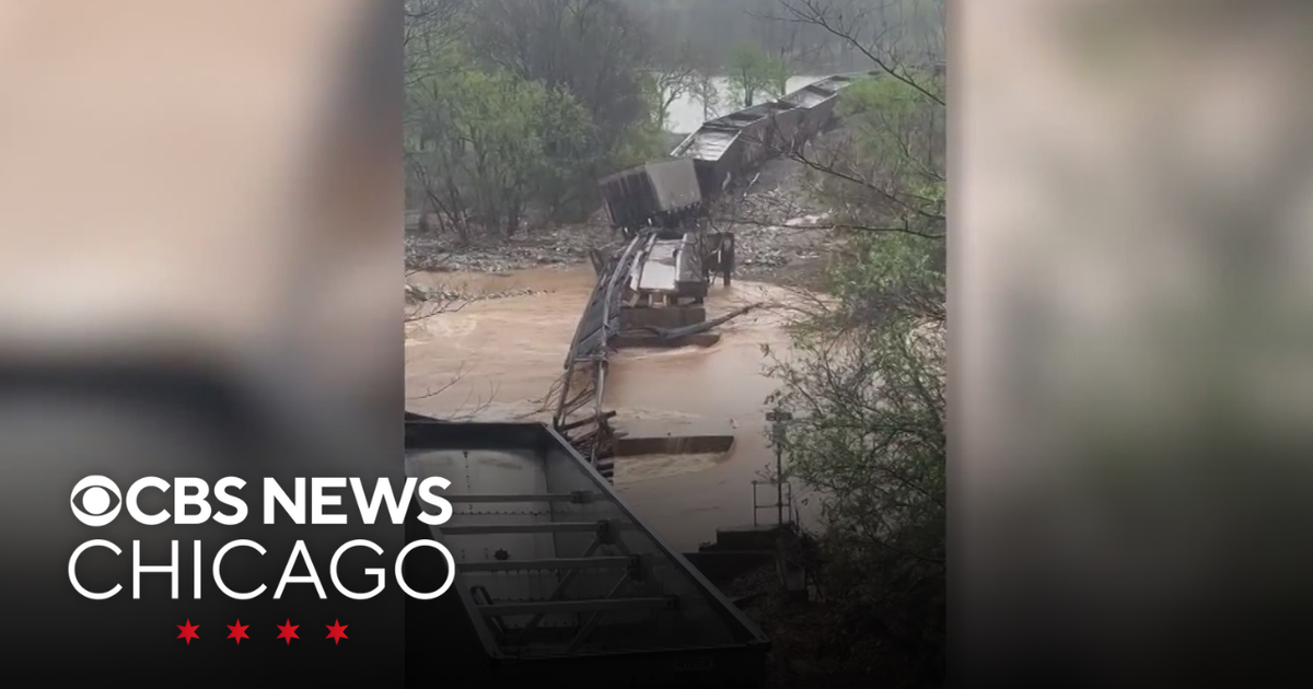 Train bridge collapse after flooding in northern Arkansas - CBS Chicago