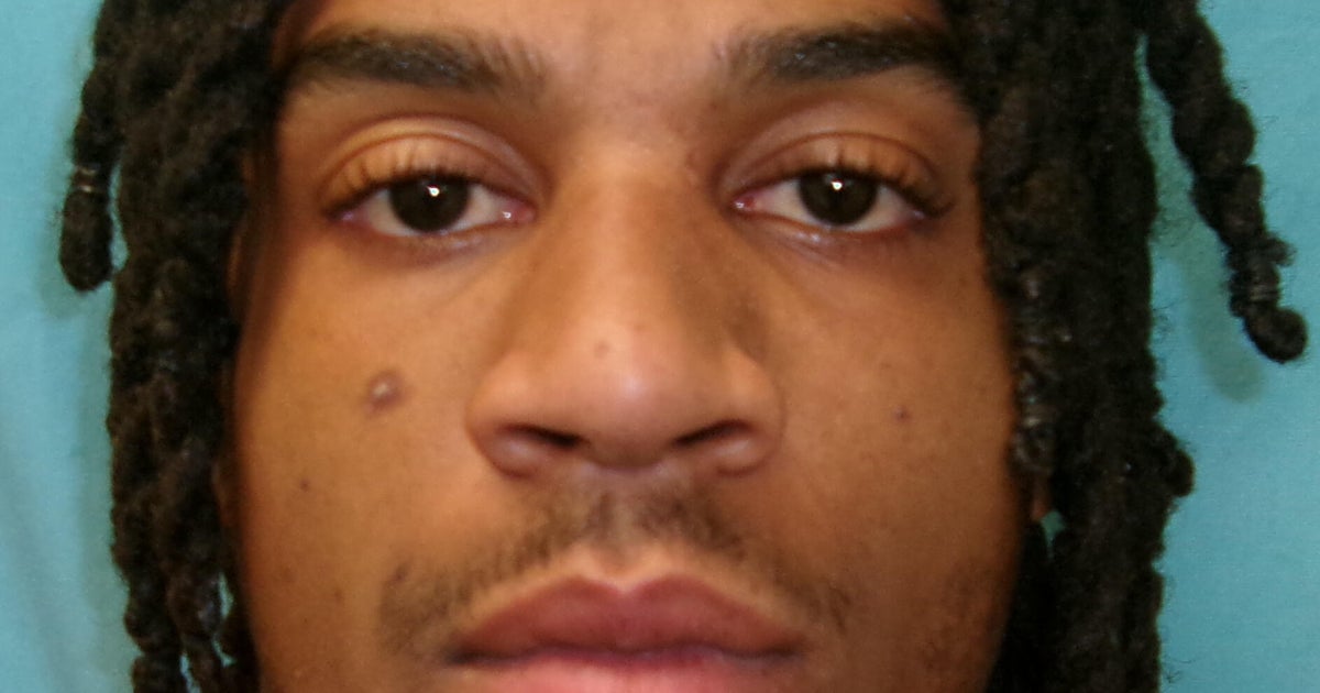 UT receiver Isaiah Bond surrenders on sexual assault warrant - CBS Texas