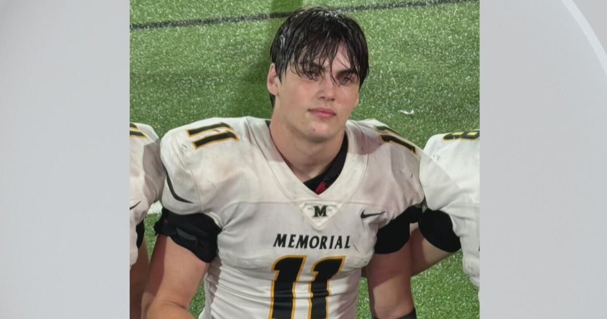Frisco community mourns teen fatally stabbed at track meet - CBS Texas