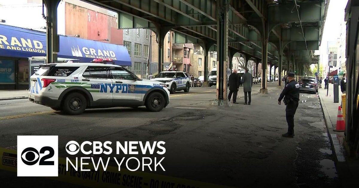 NYPD officers shoot man with knife in Queens - CBS New York