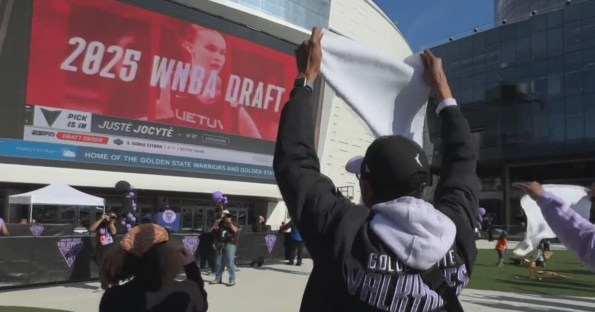 Golden State Valkyries fans gather for WNBA draft watch party at Thrive ...
