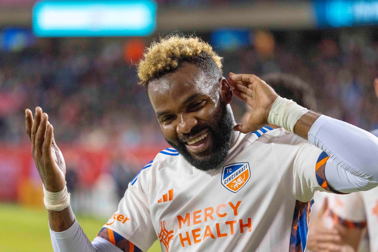 Former MLS player Aaron Boupendza dies after falling from 11th floor of ...