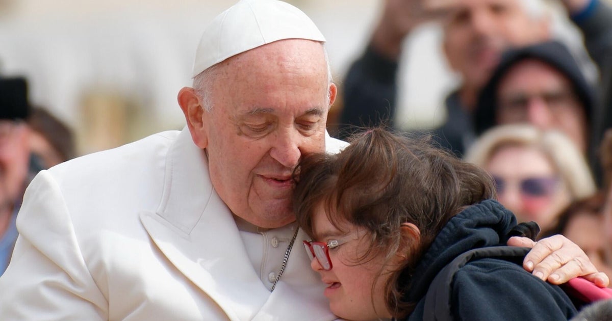 Monsignor previews the pope's funeral - CBS News