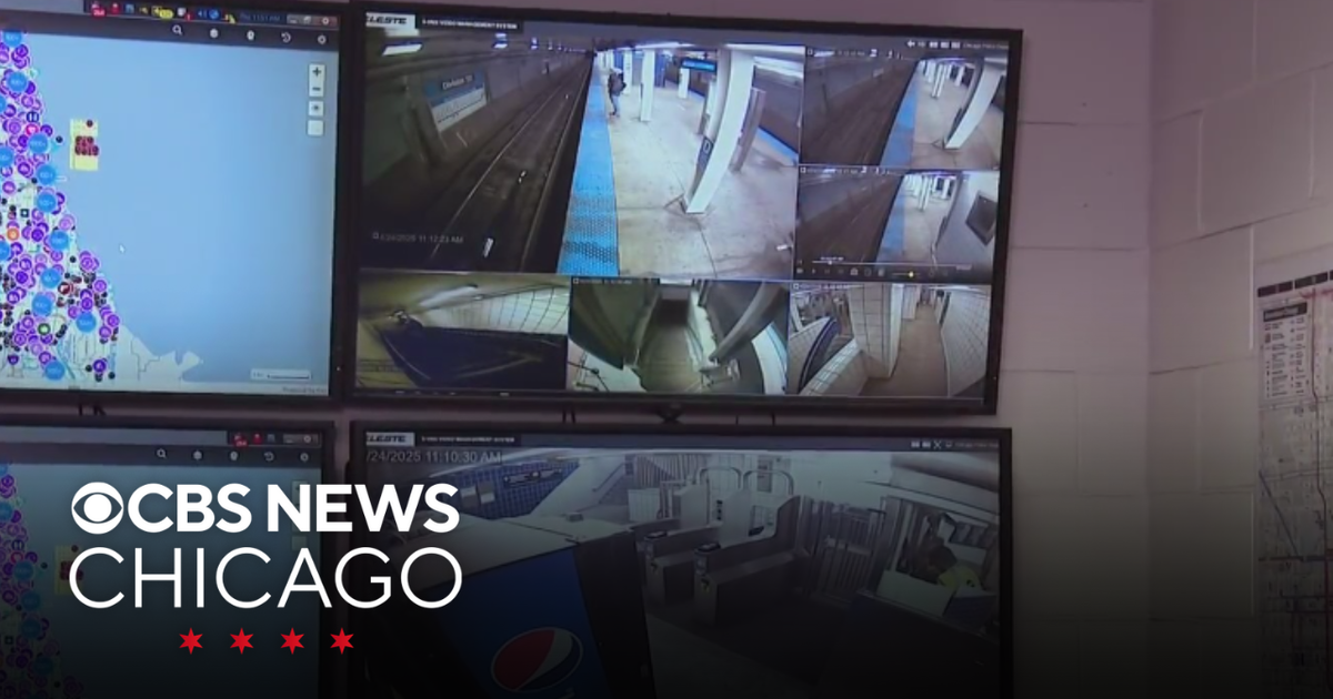 Inside the Chicago Police Robbery Task Force - CBS Chicago