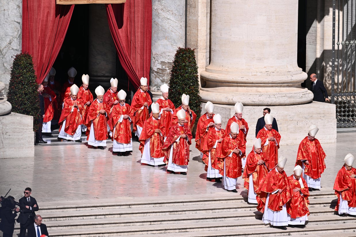 See photos of Pope Francis' funeral and procession as pontiff is laid ...
