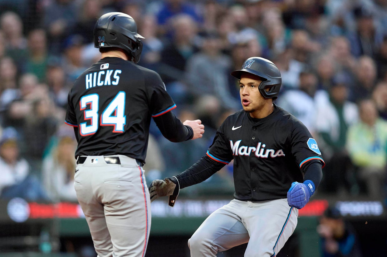 Gilbert leaves start early for Seattle Mariners and Moore's error helps ...