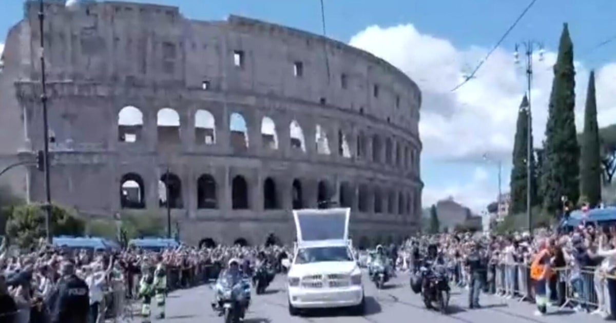 Popemobile carrying Pope Francis' coffin drives past famous landmarks ...