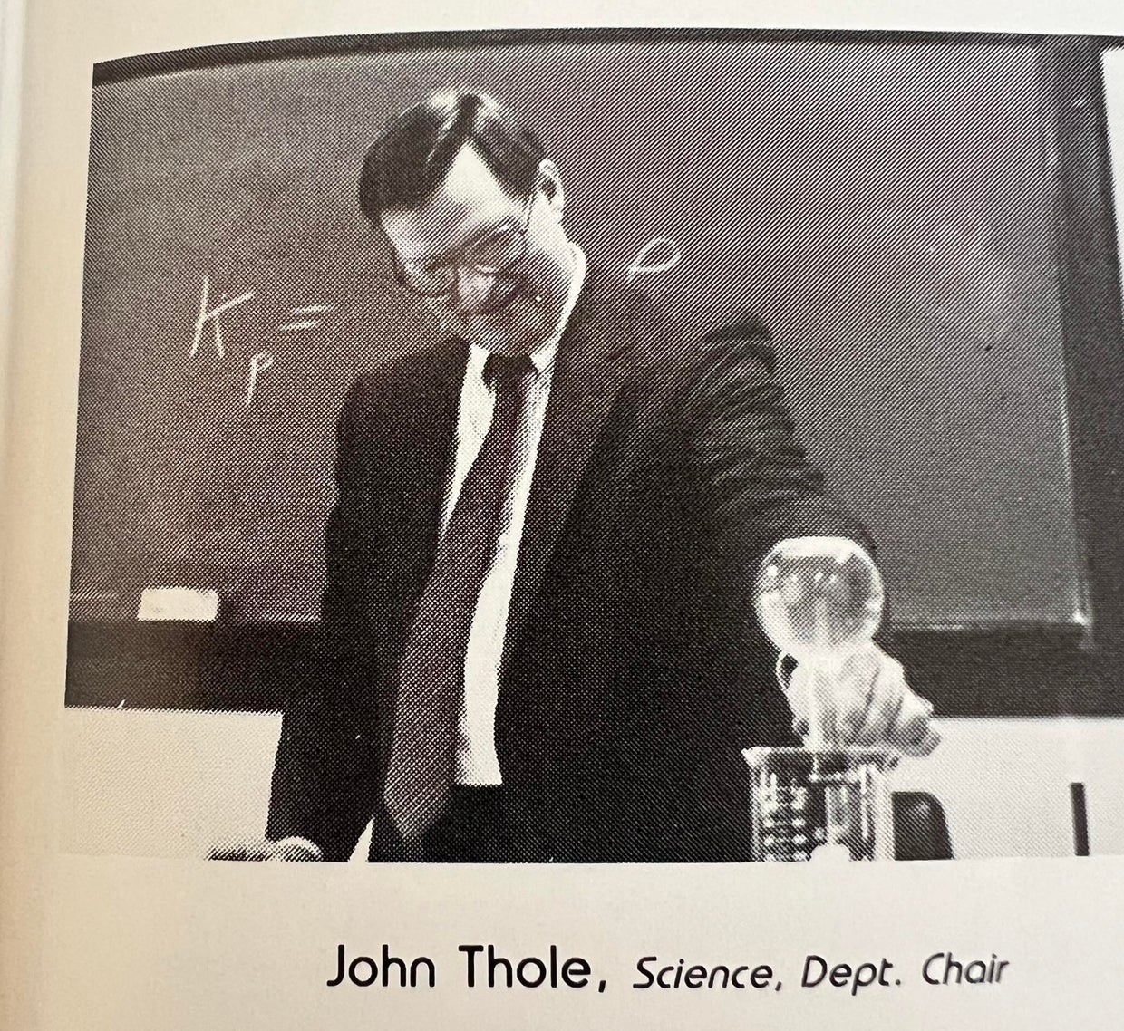 John "Jack" Thole, renowned chemistry teacher at Chicago's Saint ...