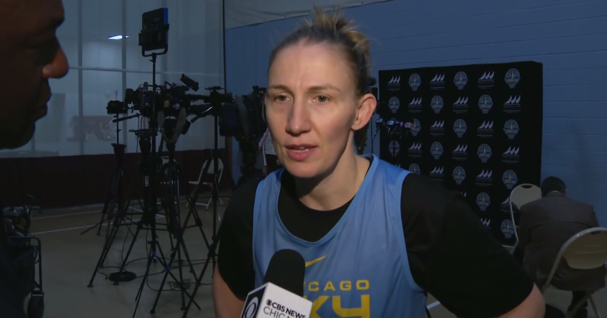 Now back with Chicago Sky, Courtney Vandersloot looks toward team's ...