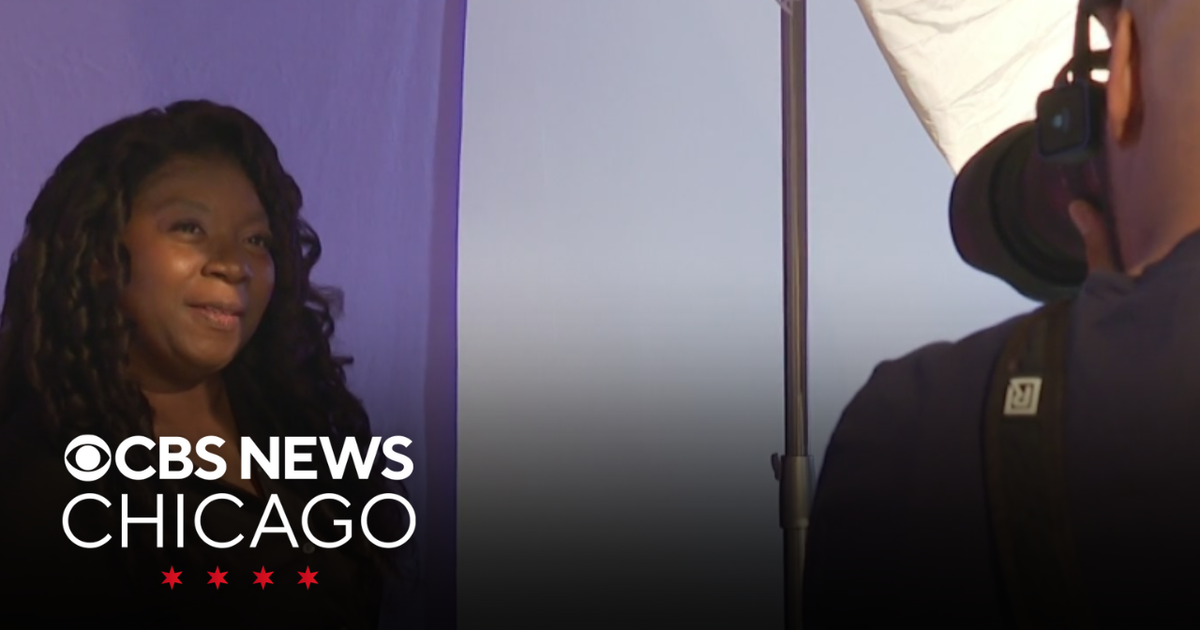 Moms who live in CHA housing treated to free makeovers - CBS Chicago