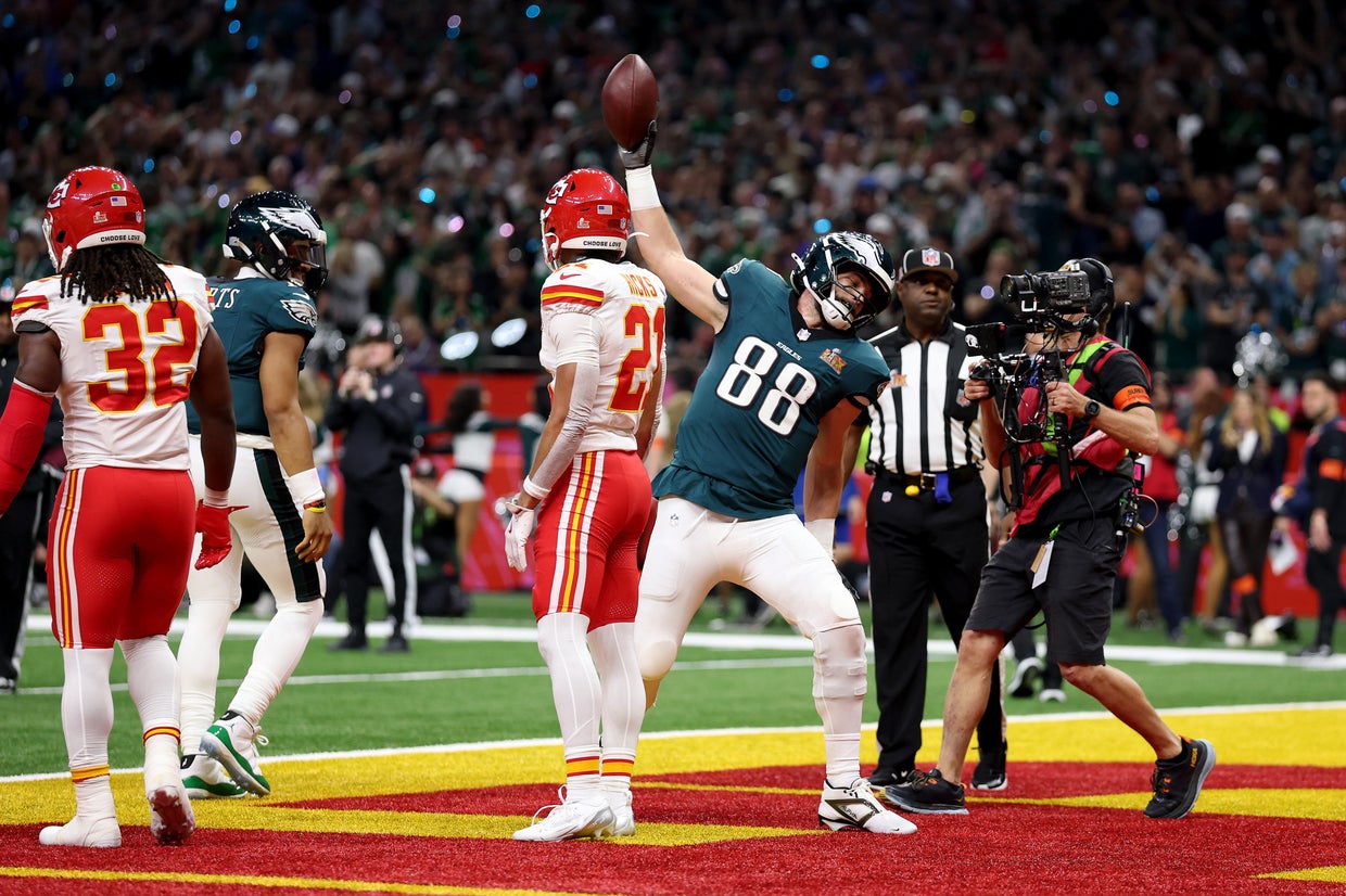 Philadelphia Eagles 2025 training camp storylines to watch - CBS ...