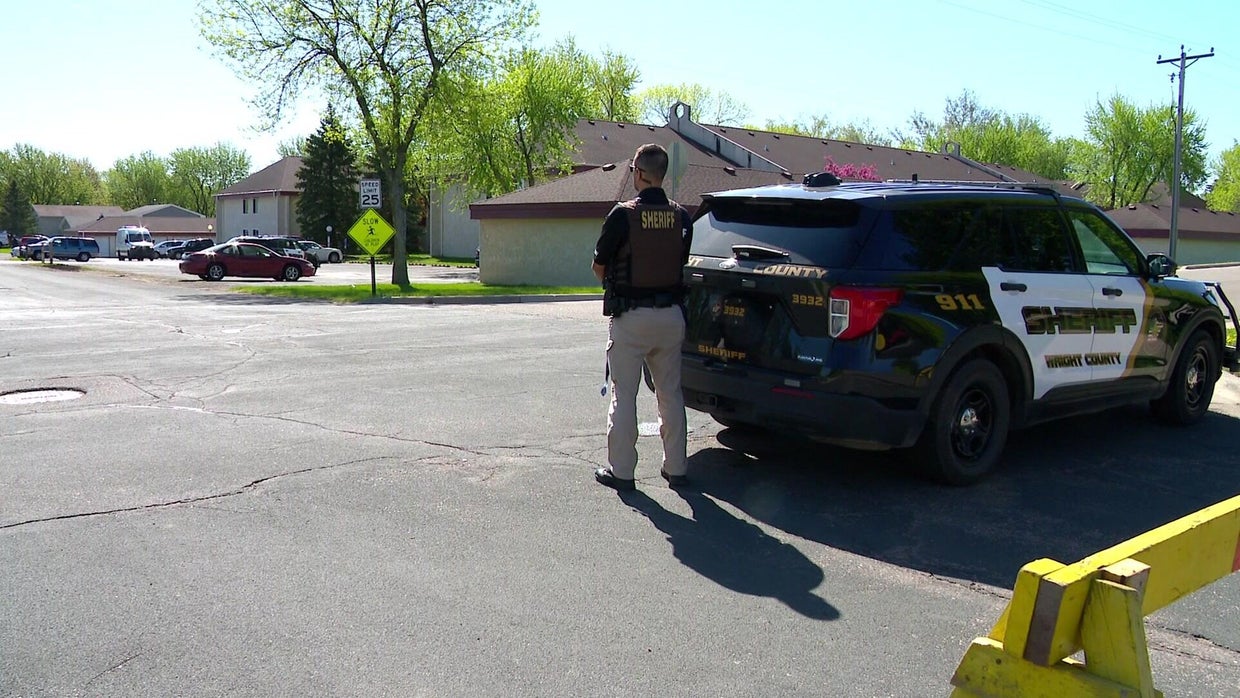Suspect in custody after standoff at Montrose apartment complex ...