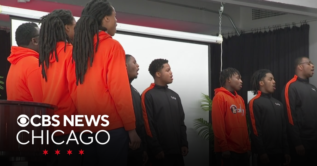 Chicago's Leo High School honors Pope Leo XIV - CBS Chicago