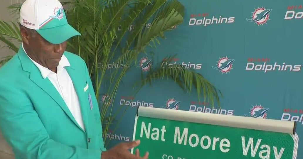 Miami Dolphins legend Nat Moore honored with street renaming - CBS Miami