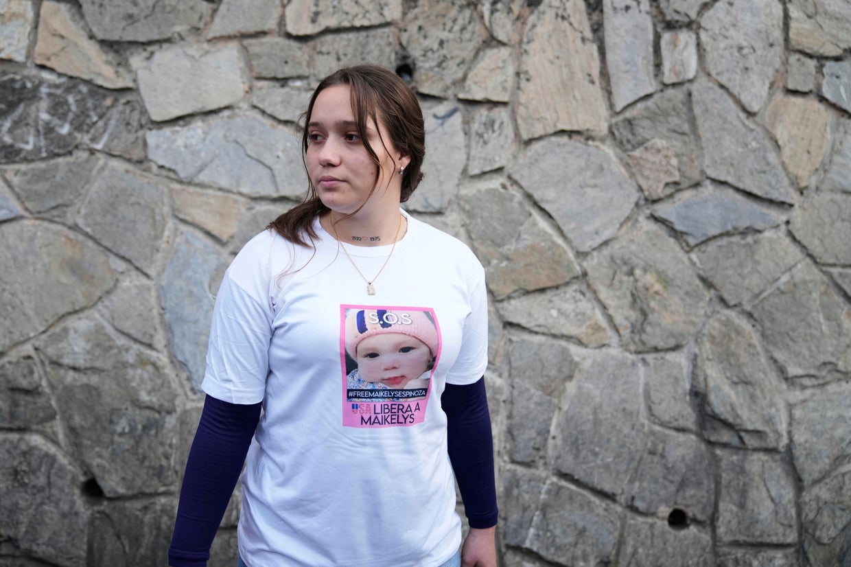 2-year-old girl separated from her parents by U.S. deportation arrives ...