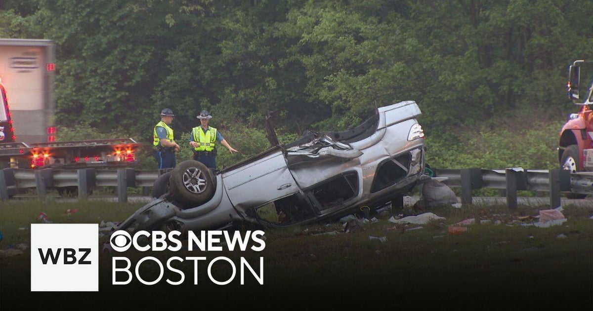 Driver killed, passenger seriously injured in rollover crash on 495 in ...