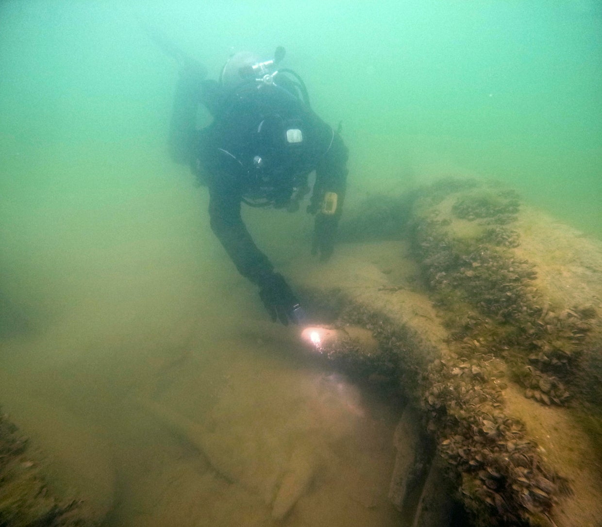 Fisherman discovers historic shipwreck in the fog in Lake Michigan: "It sat there for over 100 ...