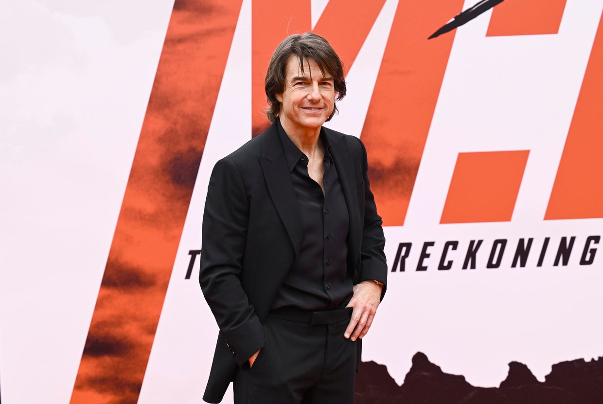 Tom Cruise awarded Guinness World Record for "Mission: Impossible - The ...