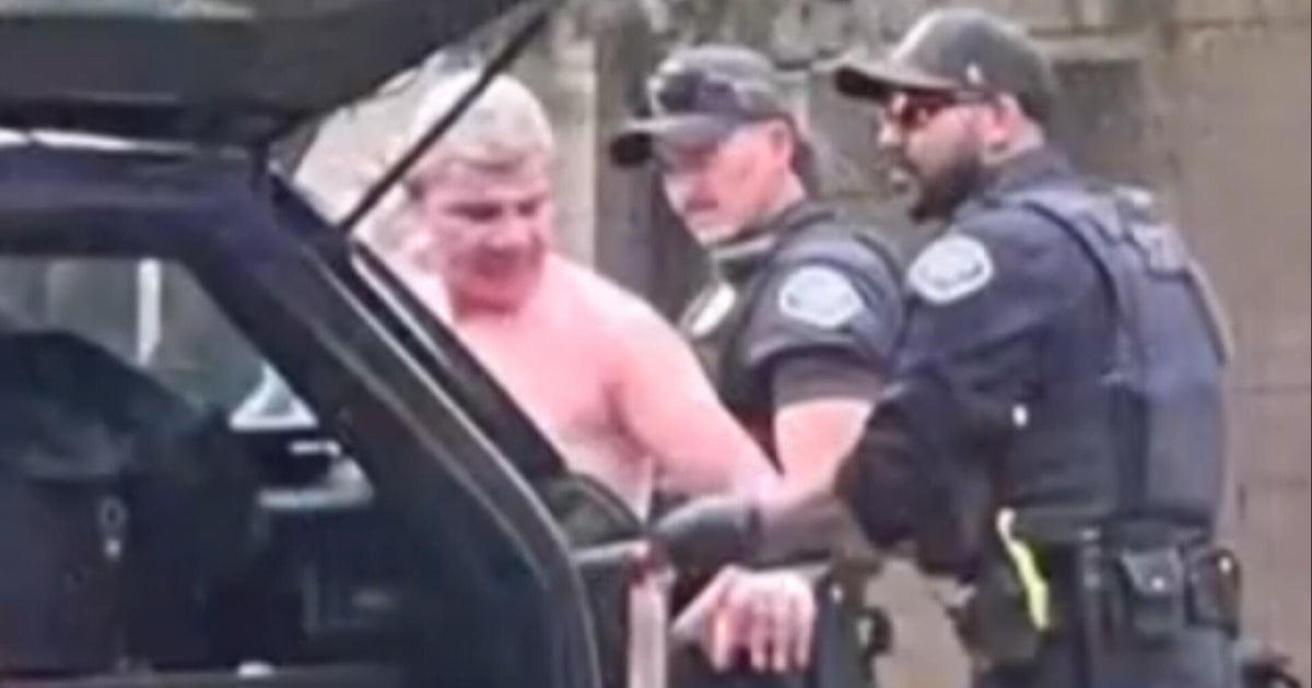 Boulder mall attack suspect faces federal hate crimes charge - CBS News