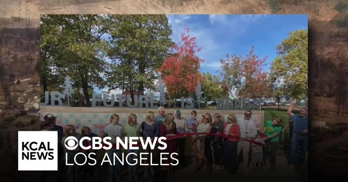 Paradise rebuilding after devastating fire - CBS Los Angeles