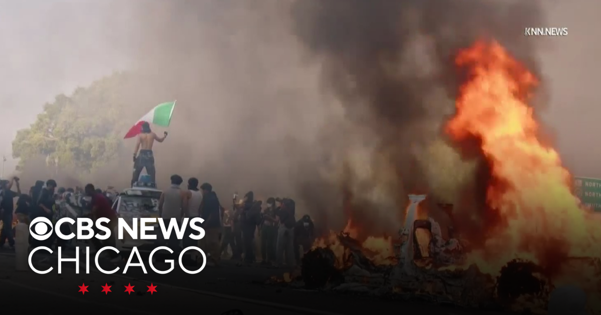 Protesters, National Guard clash over ICE efforts in L.A. - CBS Chicago