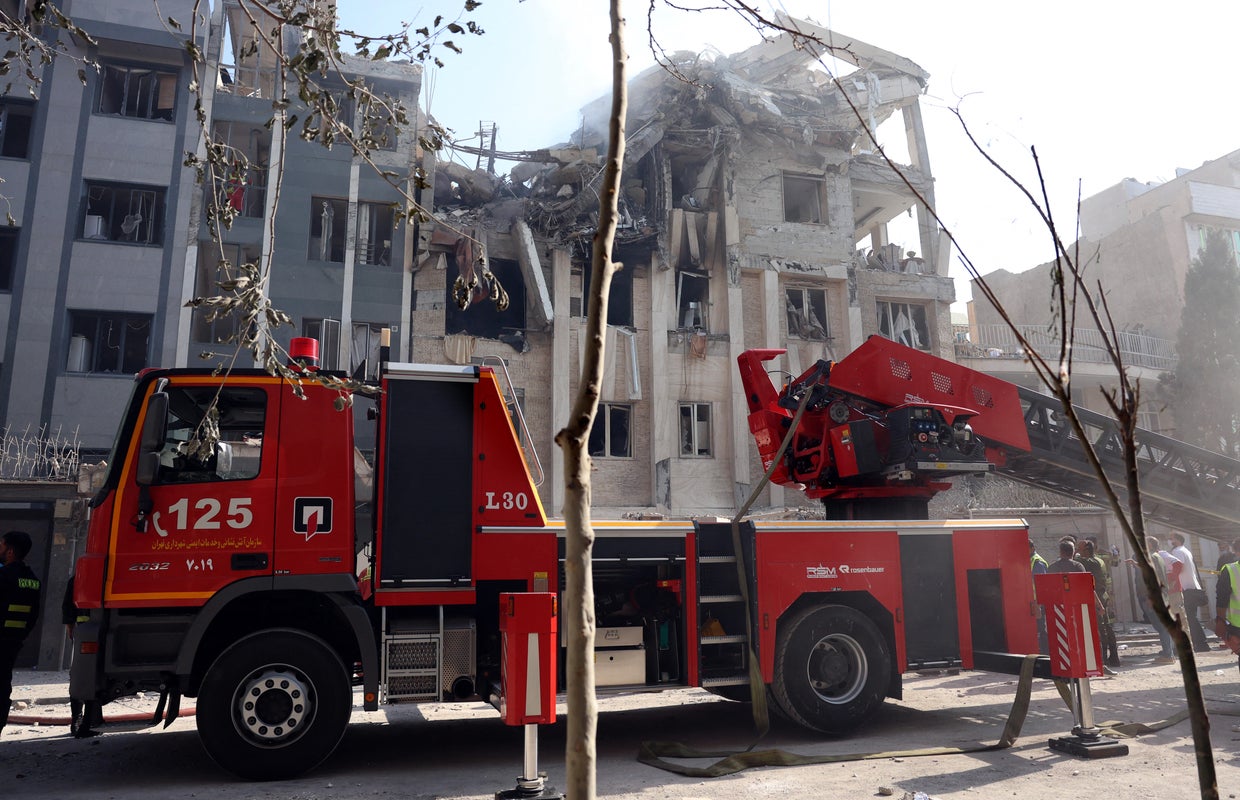 Iran launches missiles at Israel, and some hit Tel Aviv, as Israel ...