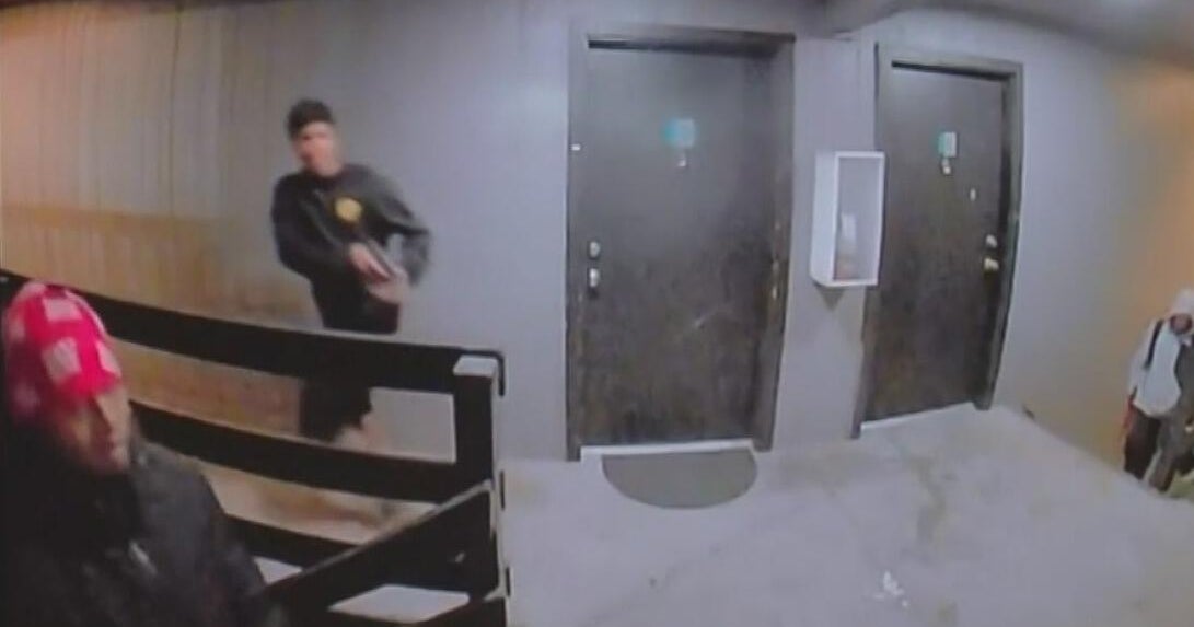 Aurora police release video of suspected gang members aiming guns ...