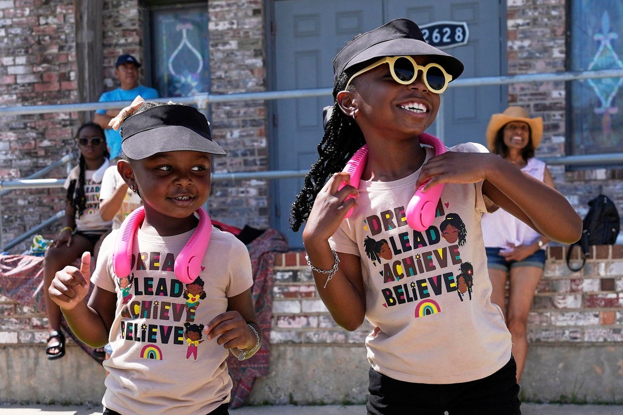 See photos of Juneteenth celebrations across the U.S. - CBS News