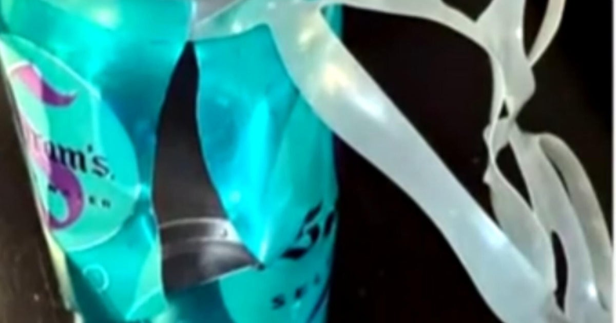 Soda cans are exploding in extreme heat during plane flights - CBS News