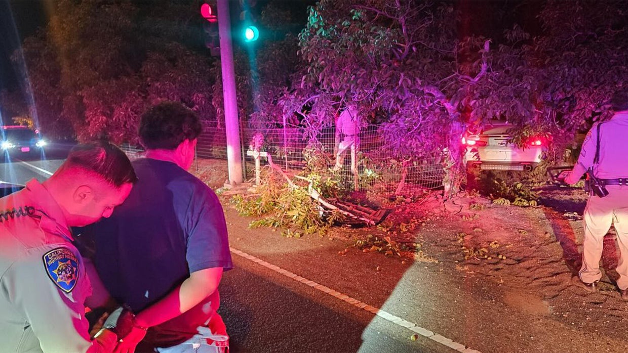 2 drivers arrested near Modesto after alleged street race ends in crash ...