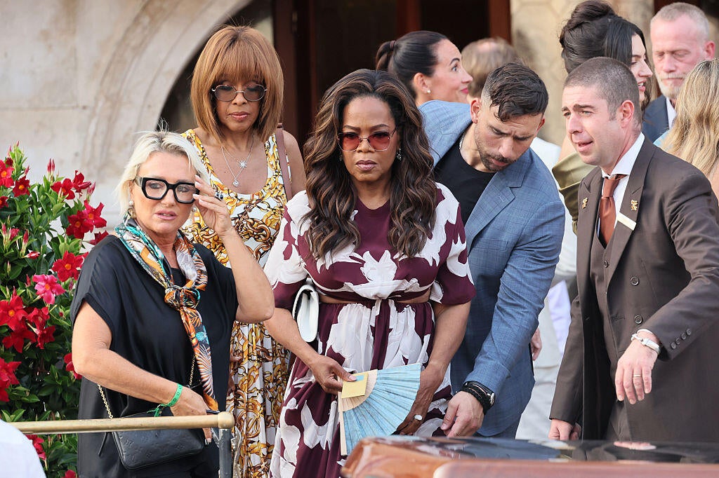 Jeff Bezos and Lauren Sánchez's wedding is celebrated with celebrity ...