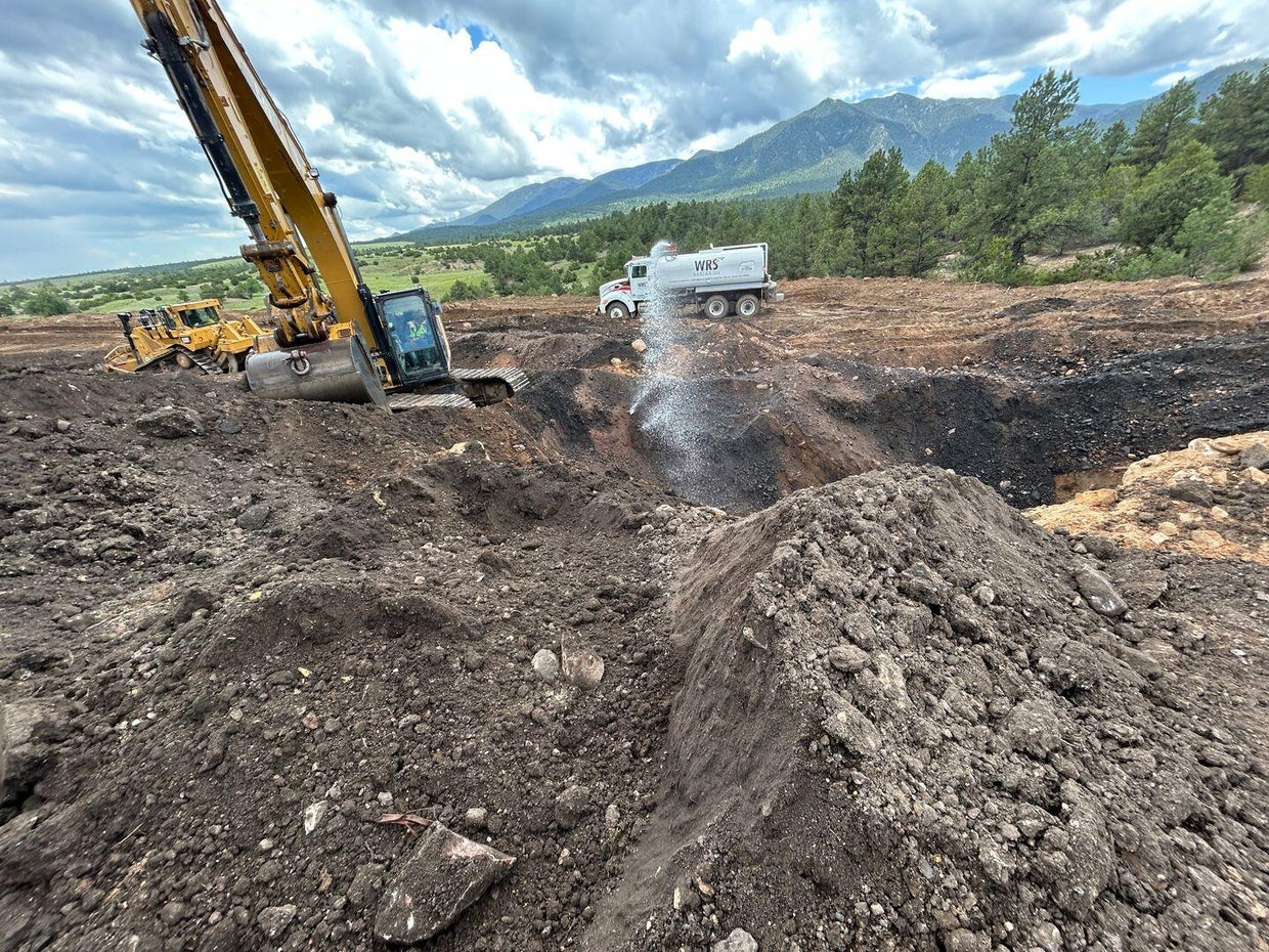 Crews encounter 300-degree temperature in burning remnants of Colorado ...
