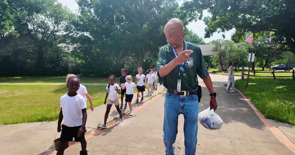 Longtime Dallas ISD science teacher Harry Monroe retires, cherishing ...