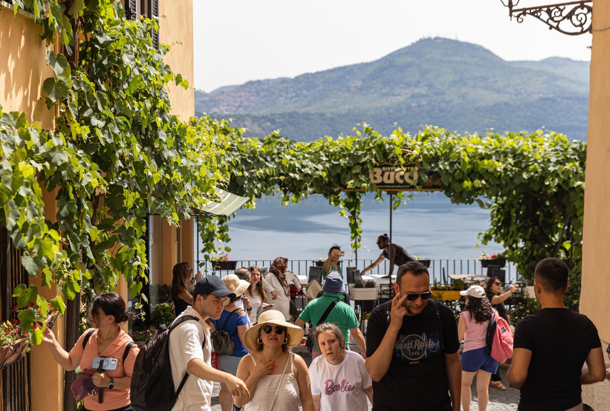Pope Leo XIV revives centuries-old vacation tradition, bringing hope of ...