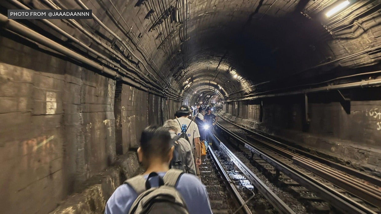 50-year-old downed cable caused mass evacuation of Blue Line train in ...