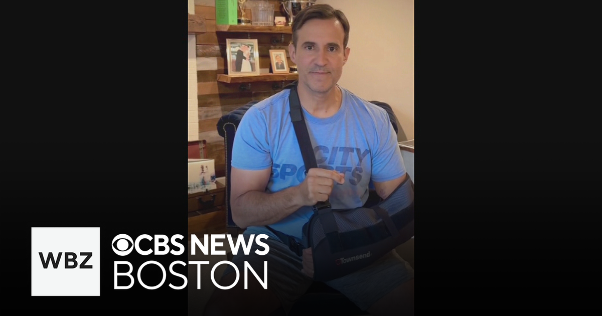 David Wade provides update on shoulder surgery, recovery - CBS Boston