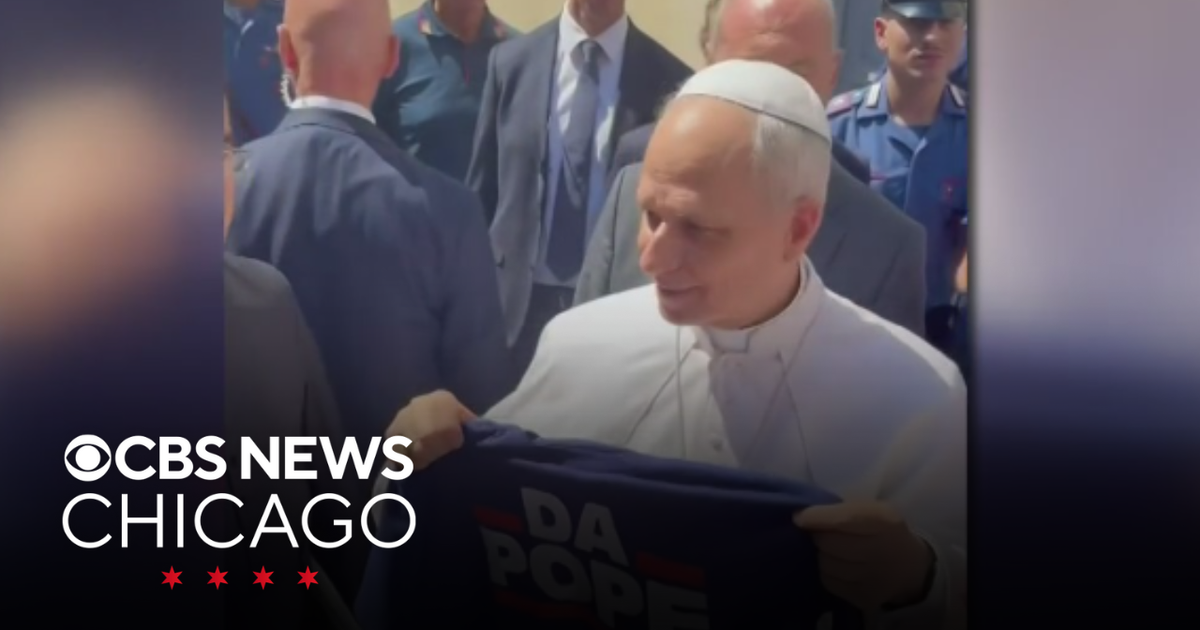 Chicago family gifts Pope Leo "Da Pope" shirt after mass in Italy - CBS Chicago