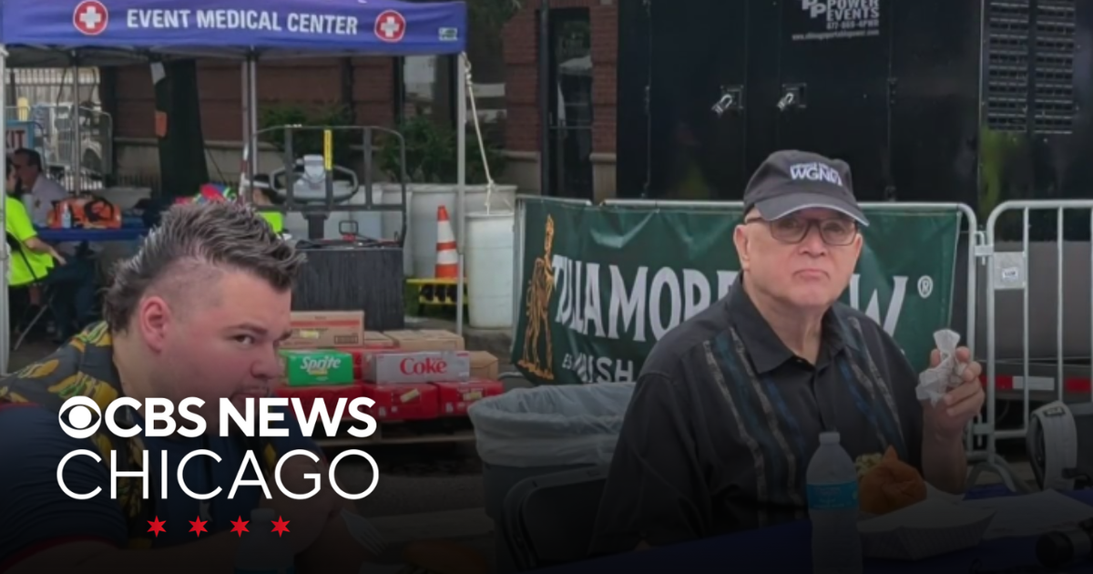 The StopAlong takes Critic's Choice Award at Roscoe Village Burger Fest ...