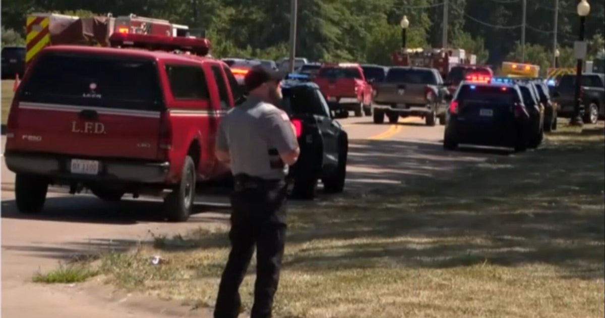 FBI studying rise in ambush-style attacks on police - CBS News