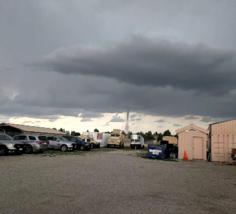 Tornado touches down above 7,000 feet in southern Colorado - CBS Colorado