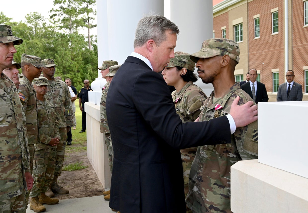 Unarmed Fort Stewart soldiers tackled, subdued gunman who was "shooting ...