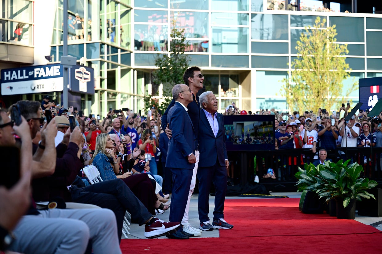 Photos: Tom Brady statue unveiled by Patriots outside Gillette Stadium