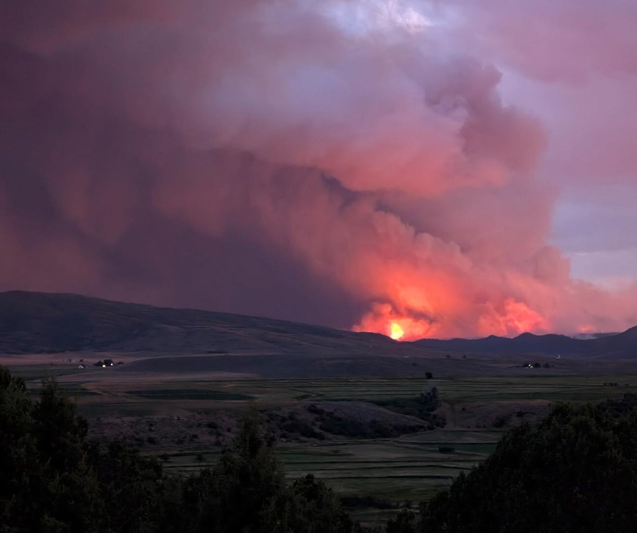 Nearly 180 inmates evacuated from Colorado prison as Lee Fire grows ...
