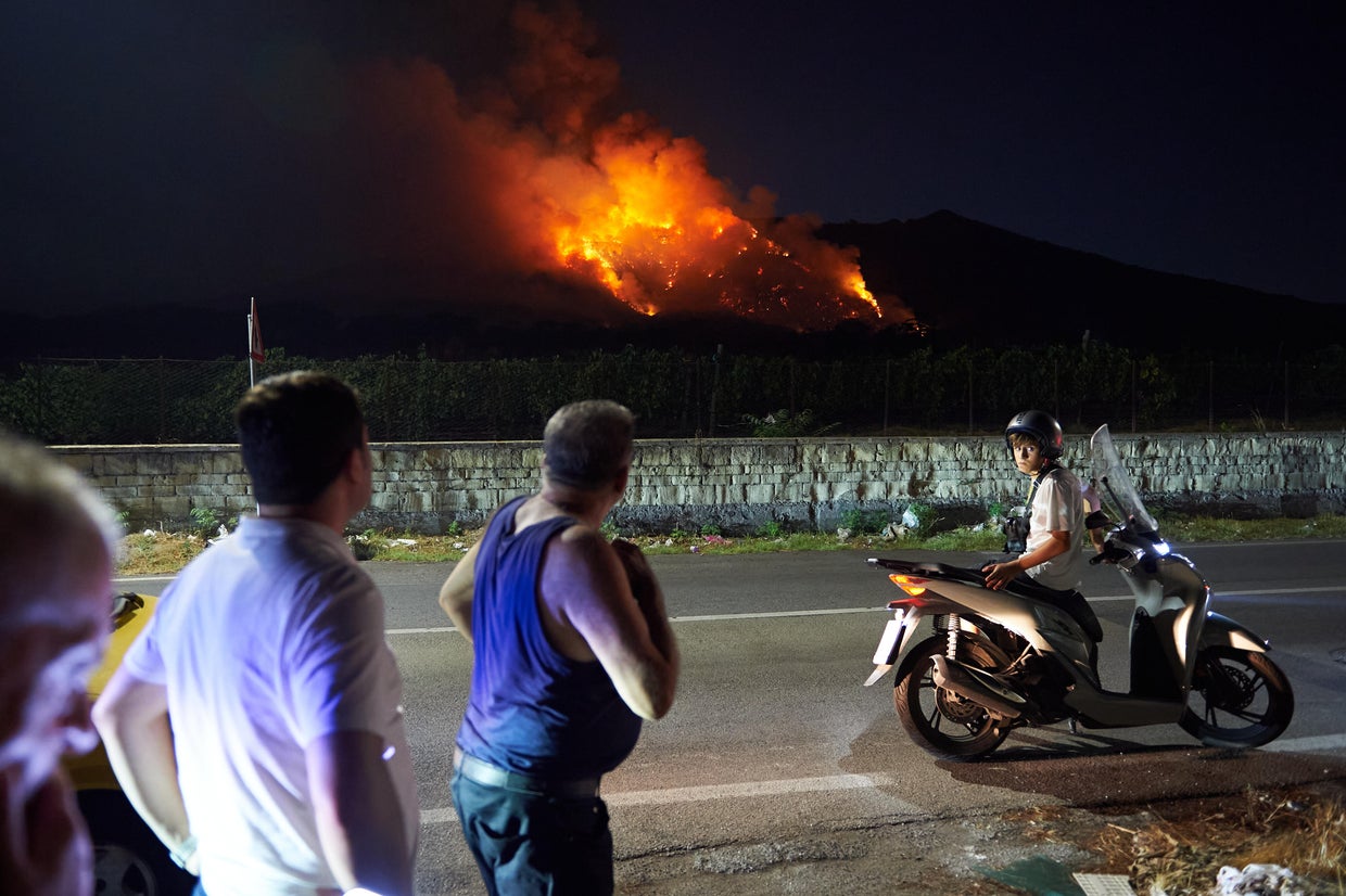Italy's Mount Vesuvius, a popular tourist destination, closes over ...