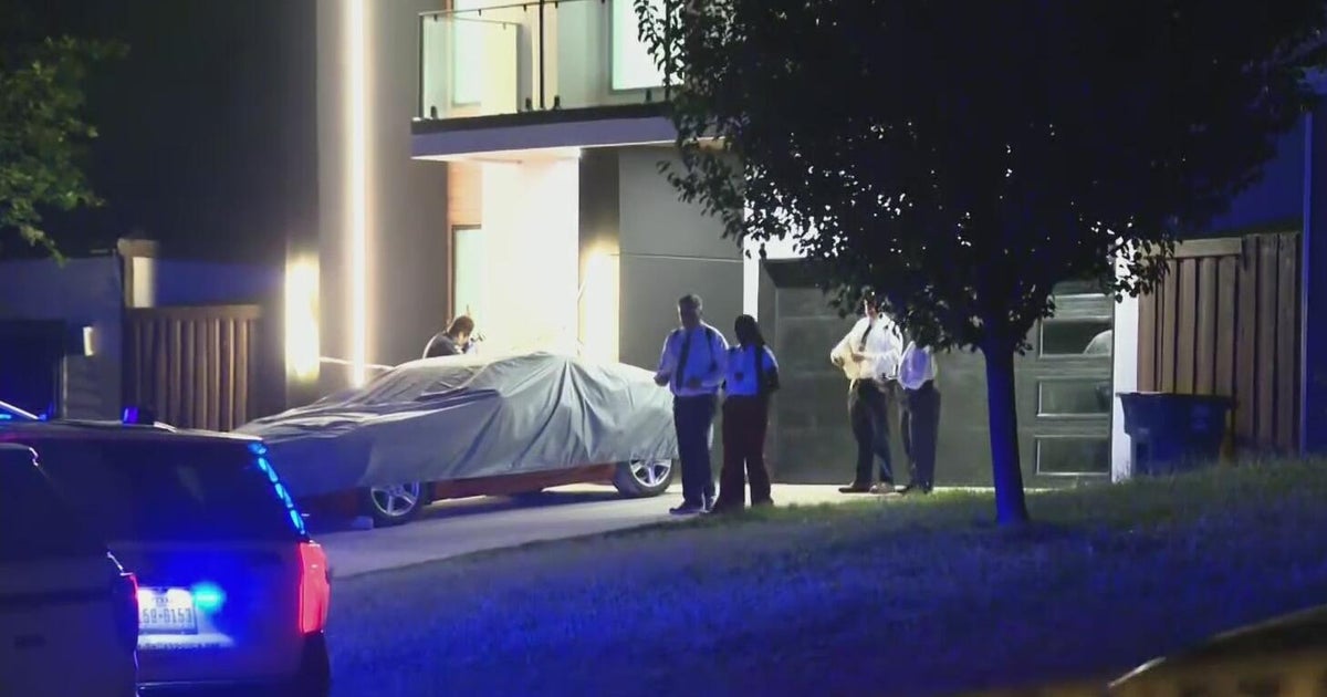 Police investigate suspected double murder-suicide at Oak Cliff home ...