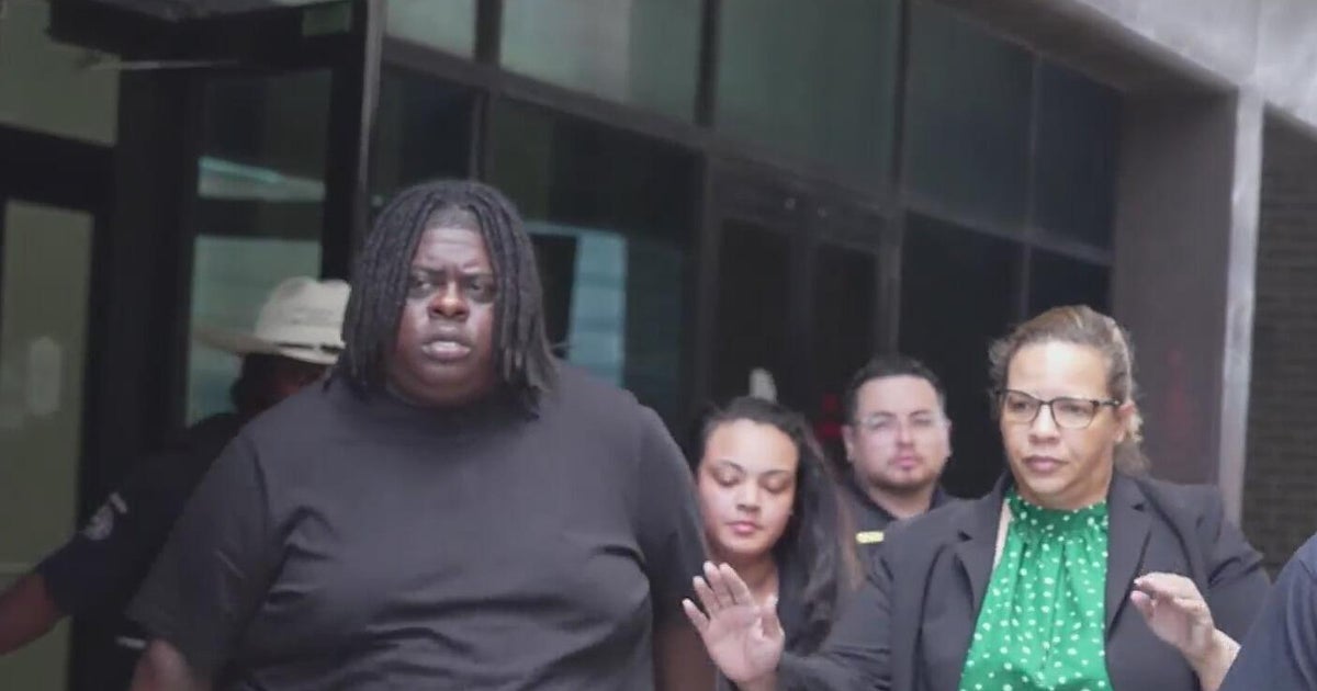 Rising Dallas rapper jailed after traffic stop - CBS Texas