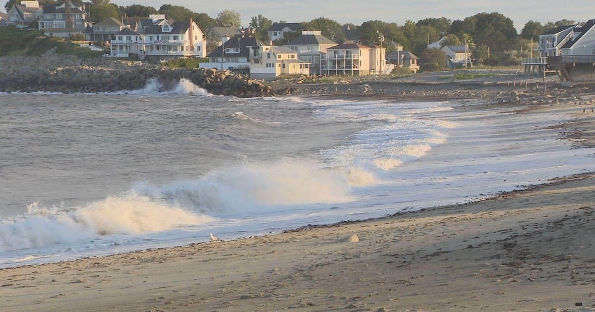 Hurricane Erin's waves swell high on Massachusetts beaches as storm ...