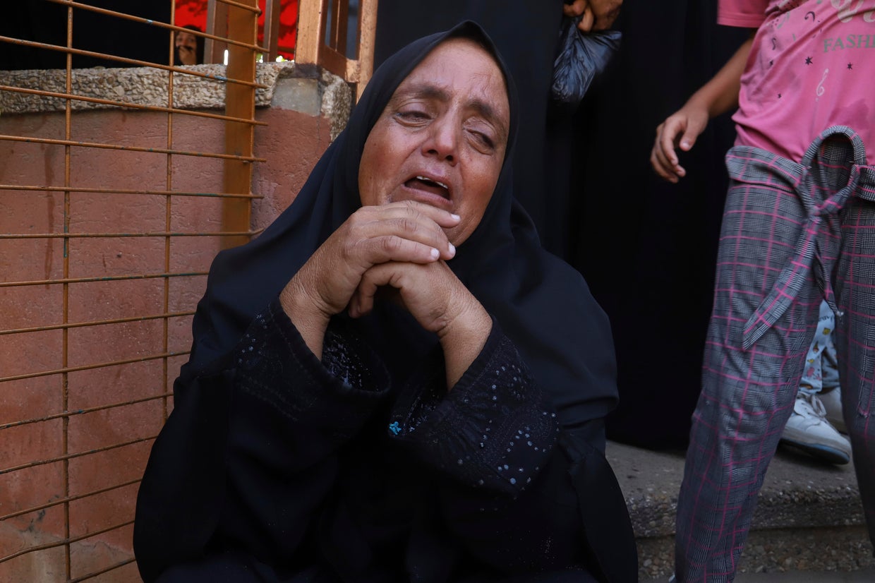 New Israeli strikes around Gaza kill at least 33 as famine announcement ...